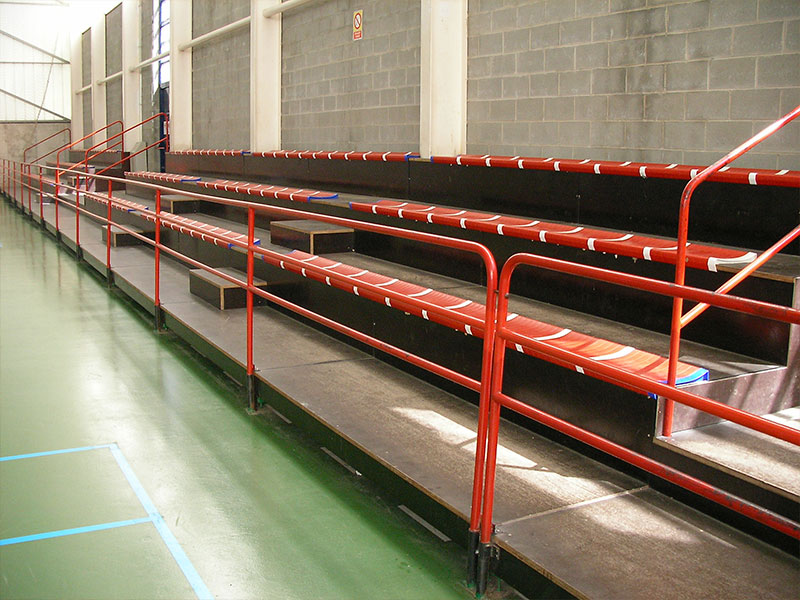 Contamos con gradas, asientos y tribunas de la mejor calidad